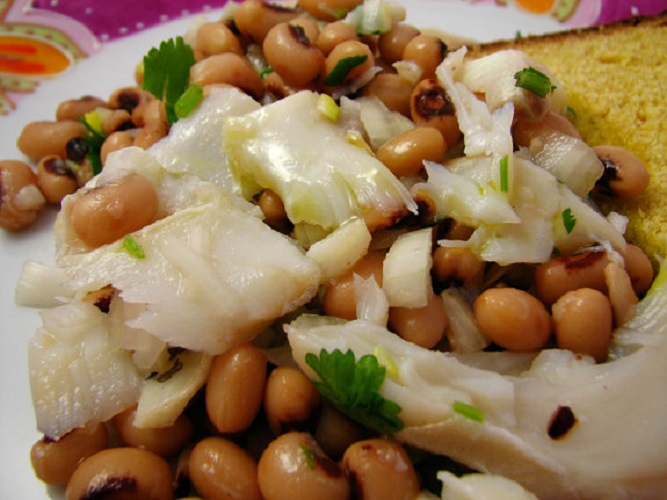 Salada De Feijão Frade Com Bacalhau - Colher De Pau